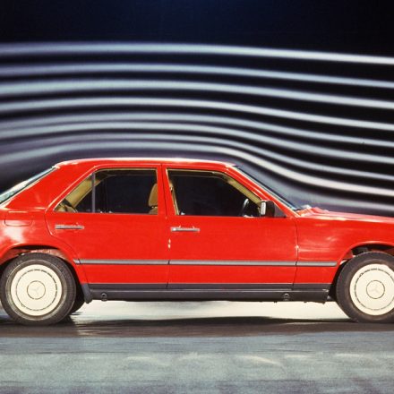 Há 35 anos a Mercedes-Benz apresentava a icônica série W124 - Mercedes ...