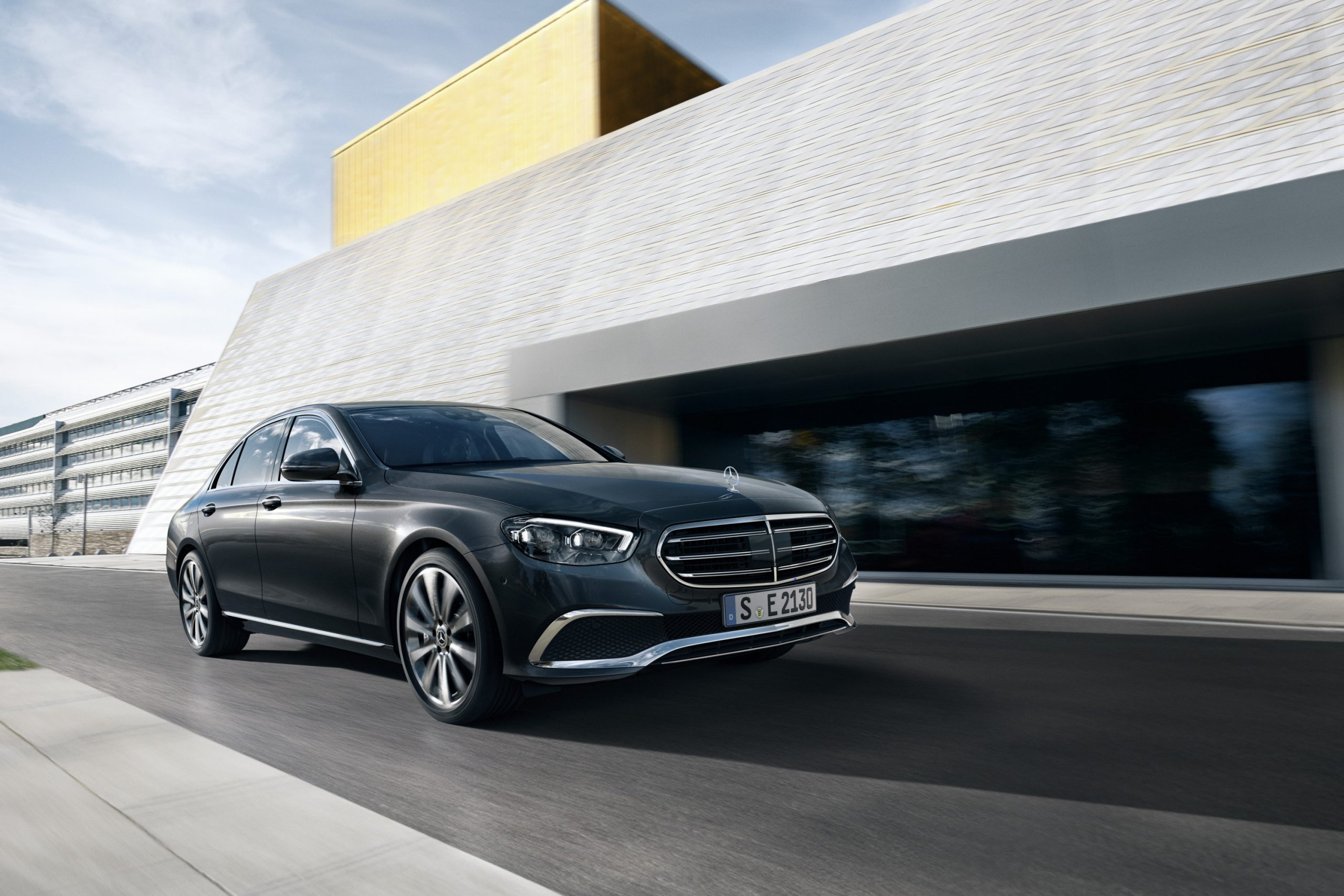 Mercedes-Benz apresenta no Brasil os revigorados Classe E - Mercedes ...