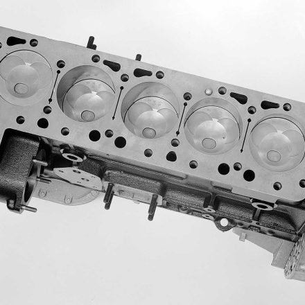 Mercedes OM617, o motor de 5 cilindros diesel que fez história ...