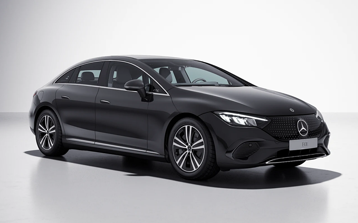 Mercedes EQE 300, a versão de acesso tem menor potência, porém mantém a mesma autonomia do irmão ...
