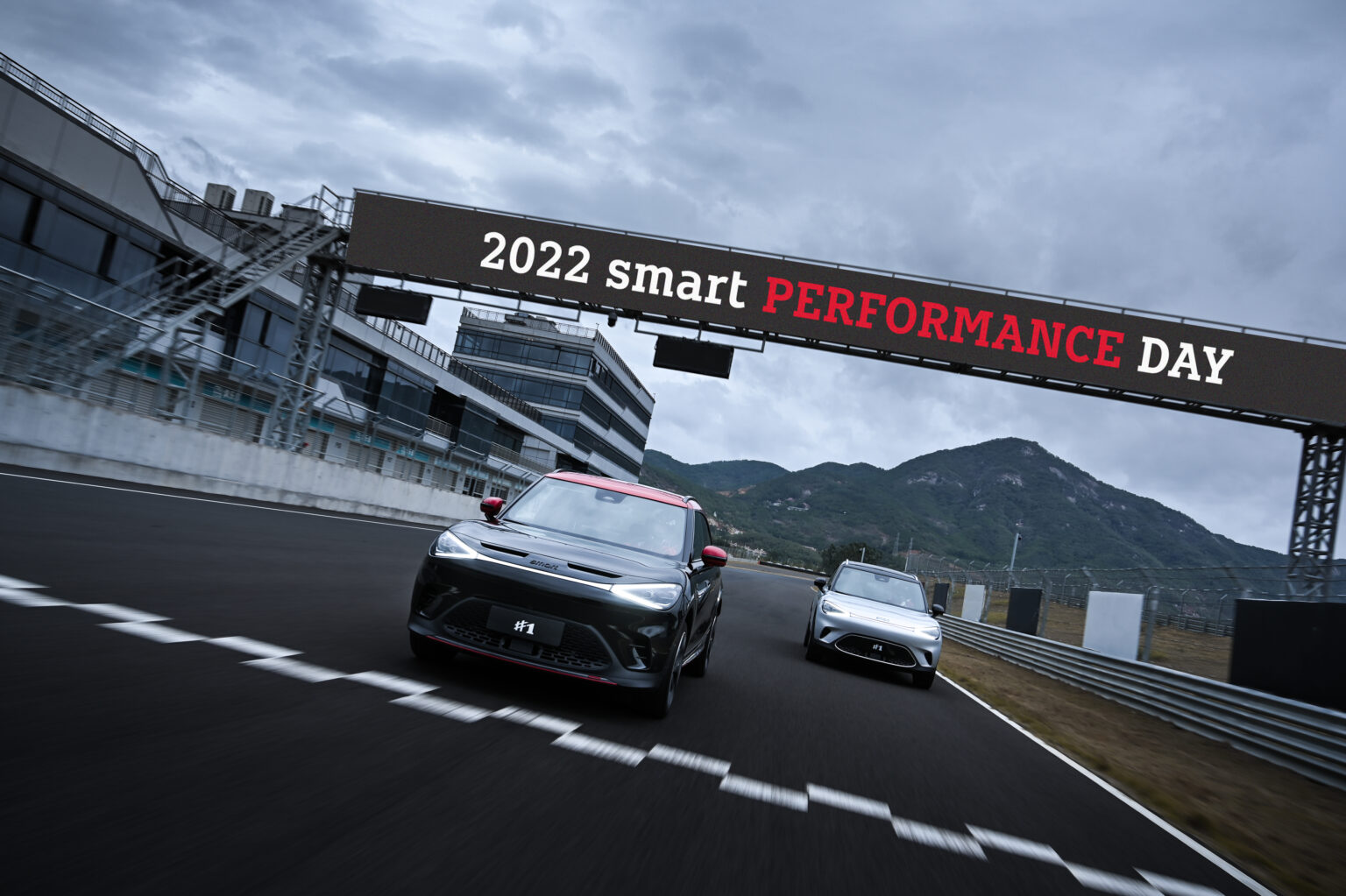 Smart promove #1 Brabus nas pistas de corrida - Mercedes Magazine