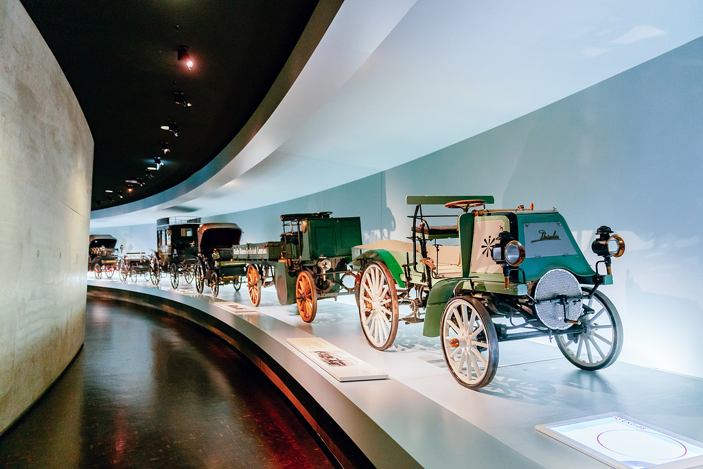 Daimler Business Vehicle 1899, antepassado do Sprinter - Mercedes Magazine