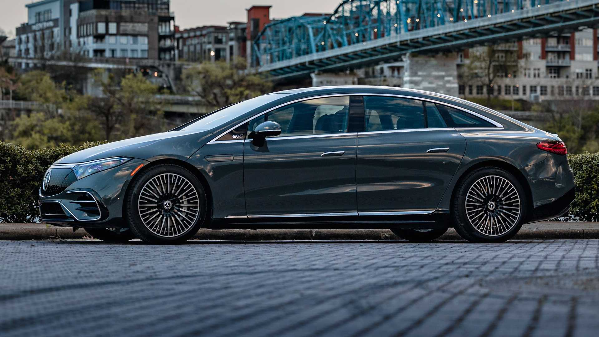 Mercedes-Benz EQS Manufaktur Edition faz sua estreia nos Estados Unidos ...