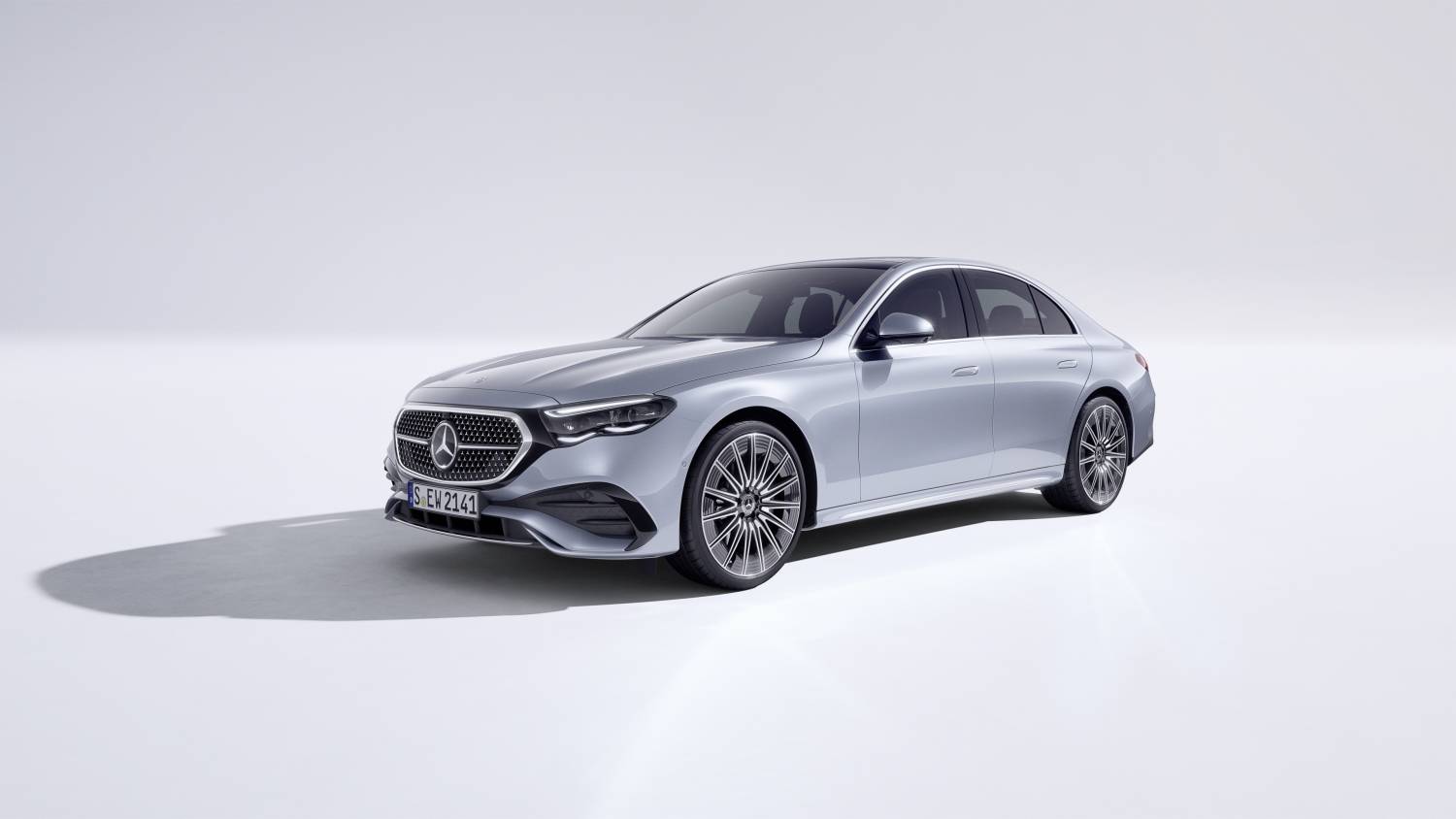 Mercedes-Benz divulga as versões de acabamento do novo Classe E Série ...