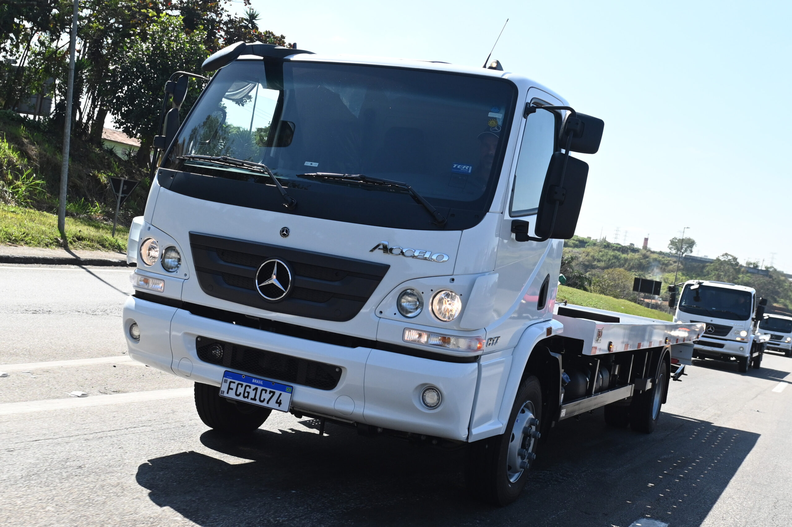 Mercedes-Benz Accelo, caminhão comemora 20 anos de sucesso no mercado ...