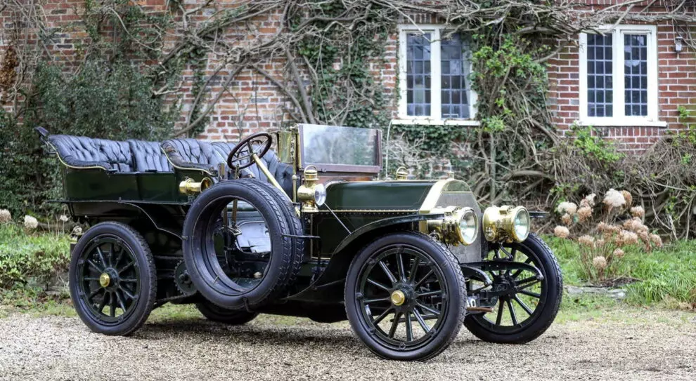 Mercedes-Simplex 60 HP foi arrematado por 12 milhões de euros ...