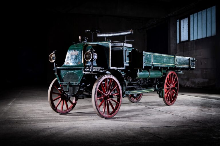 Raridade do transporte, caminhão cardan Daimler de 1899 - Mercedes Magazine