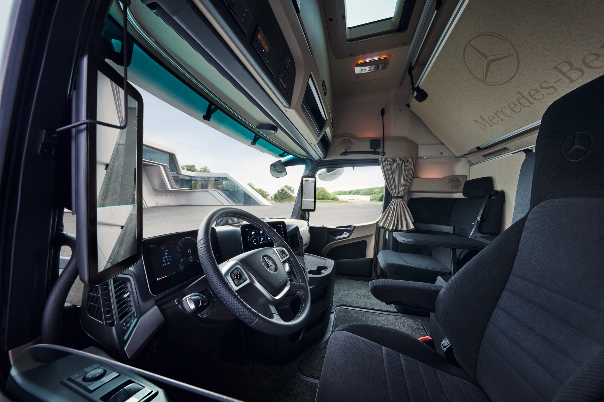 Novo MERCEDES-BENZ Actros L AGORA COM a futurista CABINE ProCabin ...
