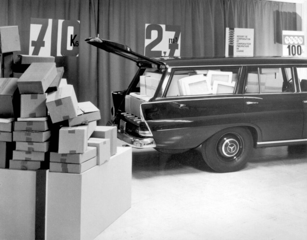 Beleza rara, a Universal 1965, a primeira perua lifestyle da Mercedes ...