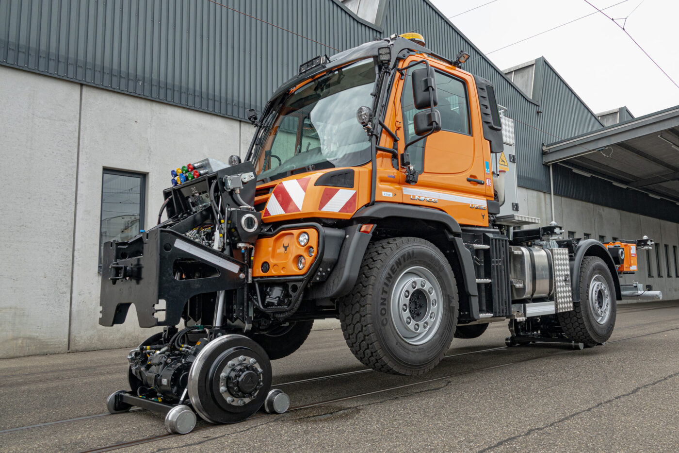 Quatro Unimog multifuncionais para uso bidirecional na InnoTrans ...