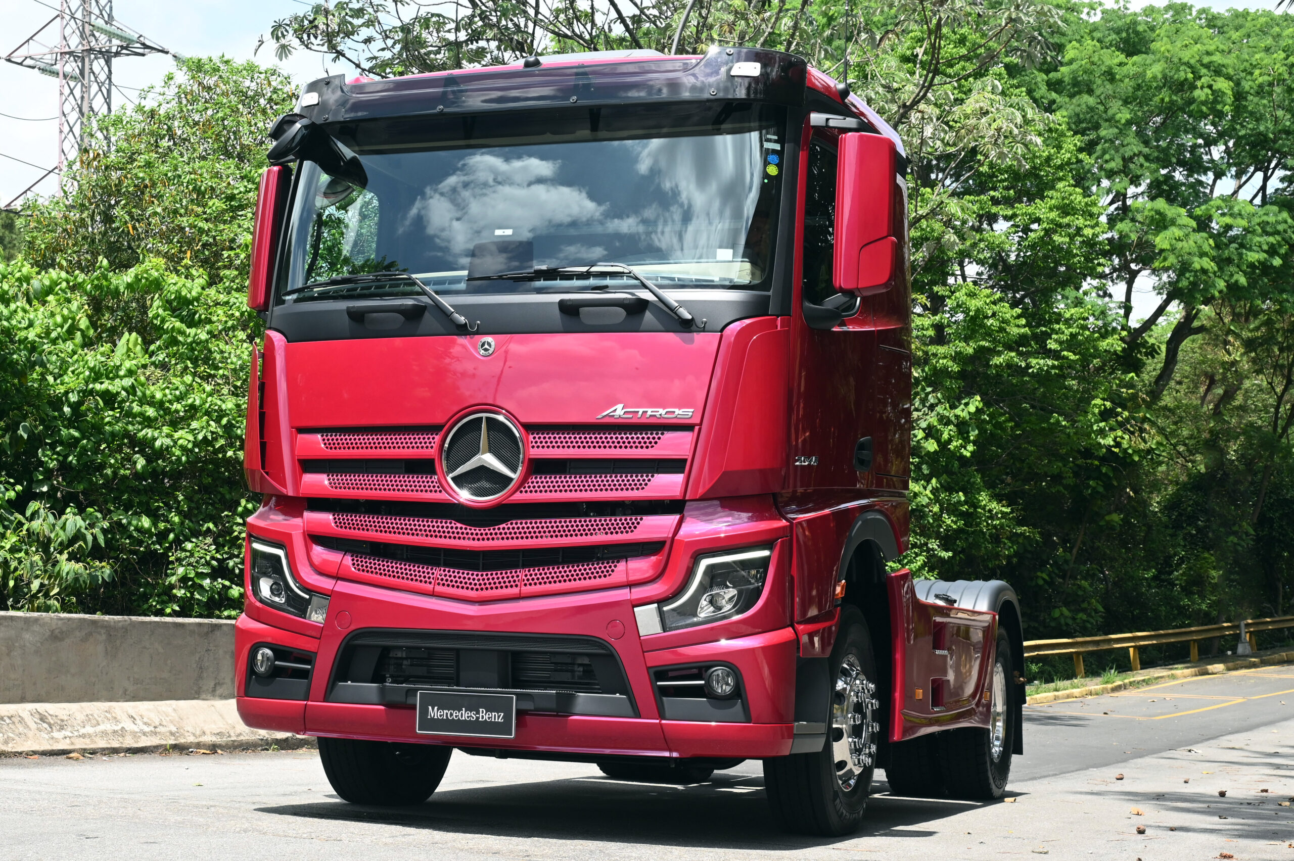 Mercedes-Benz lança o Actros Evolution, modelo prima pela ...