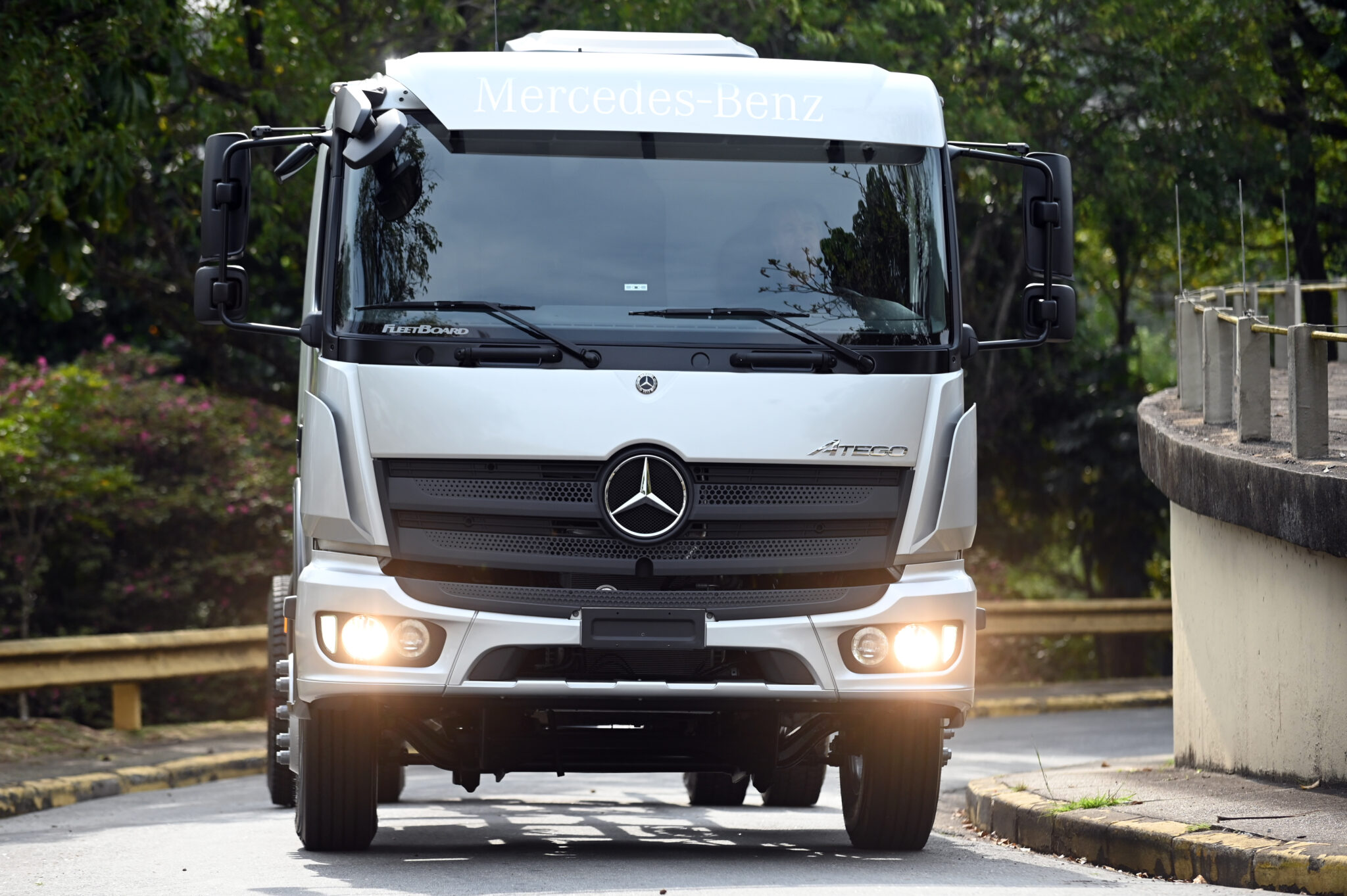Atego 1719 Full Air, caminhão ideal para o segmento de bebidas e cargas ...
