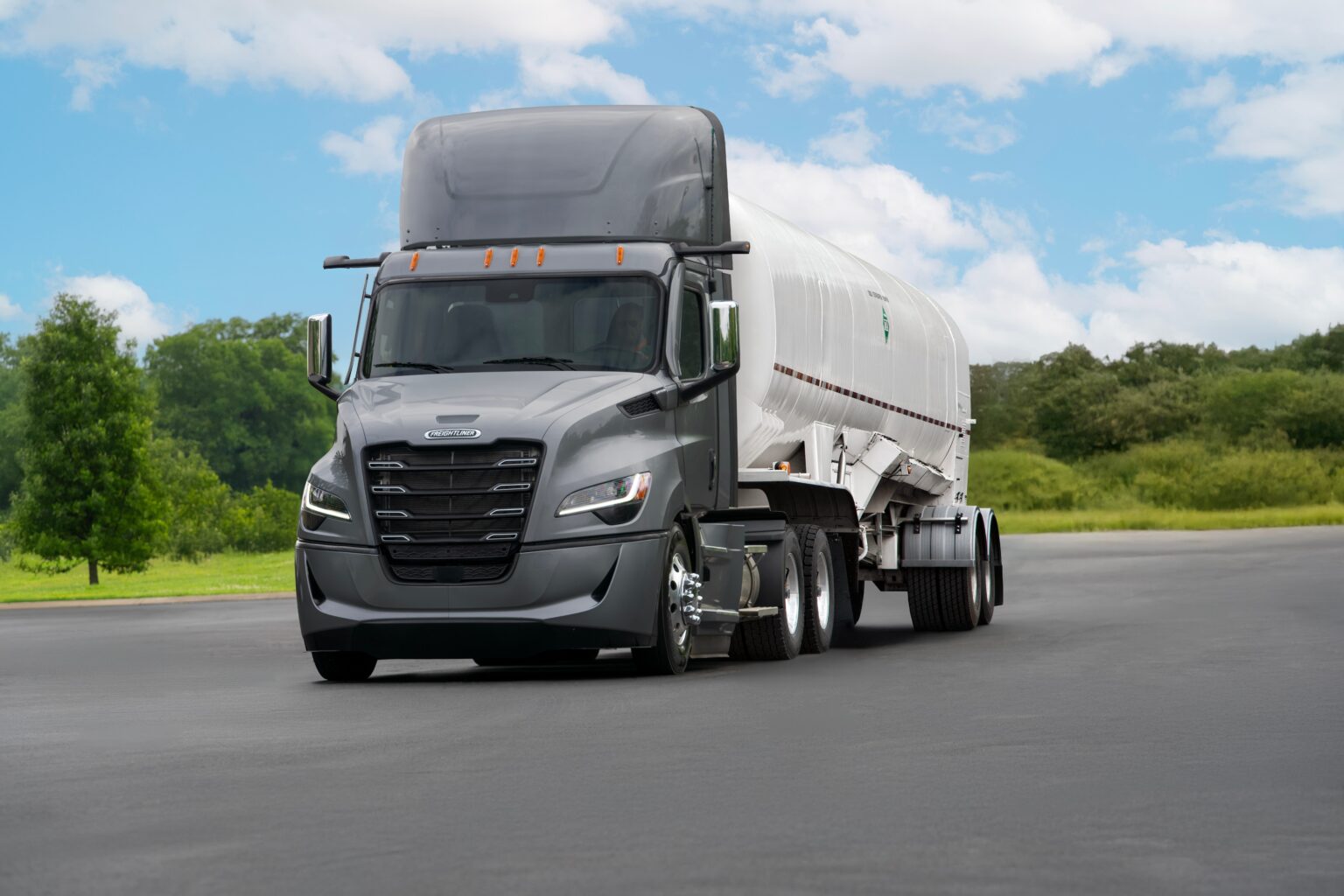 Freightliner apresenta quinta geração do Cascadia nos EUA - Mercedes ...