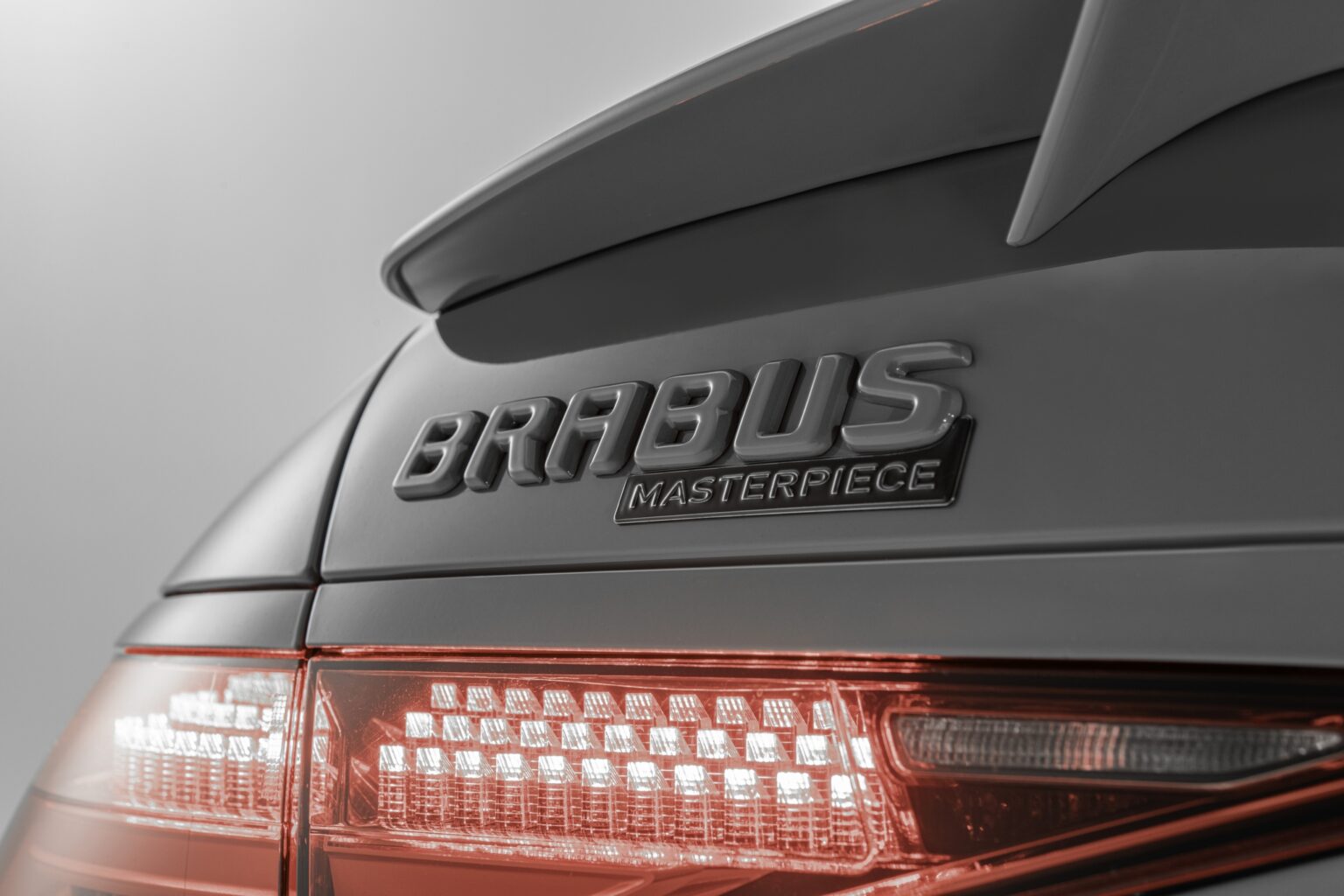 BRABUS apresenta 1000 ALL GREY e BRABUS 1000 BICROMÁTICO - Mercedes ...