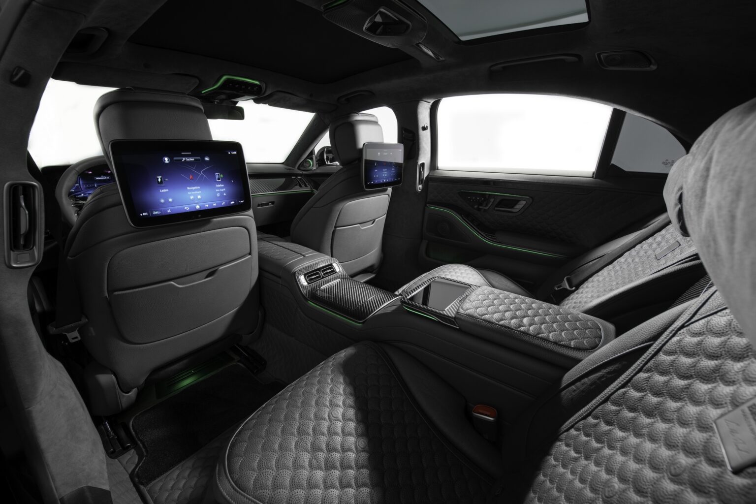 BRABUS apresenta 1000 ALL GREY e BRABUS 1000 BICROMÁTICO - Mercedes ...