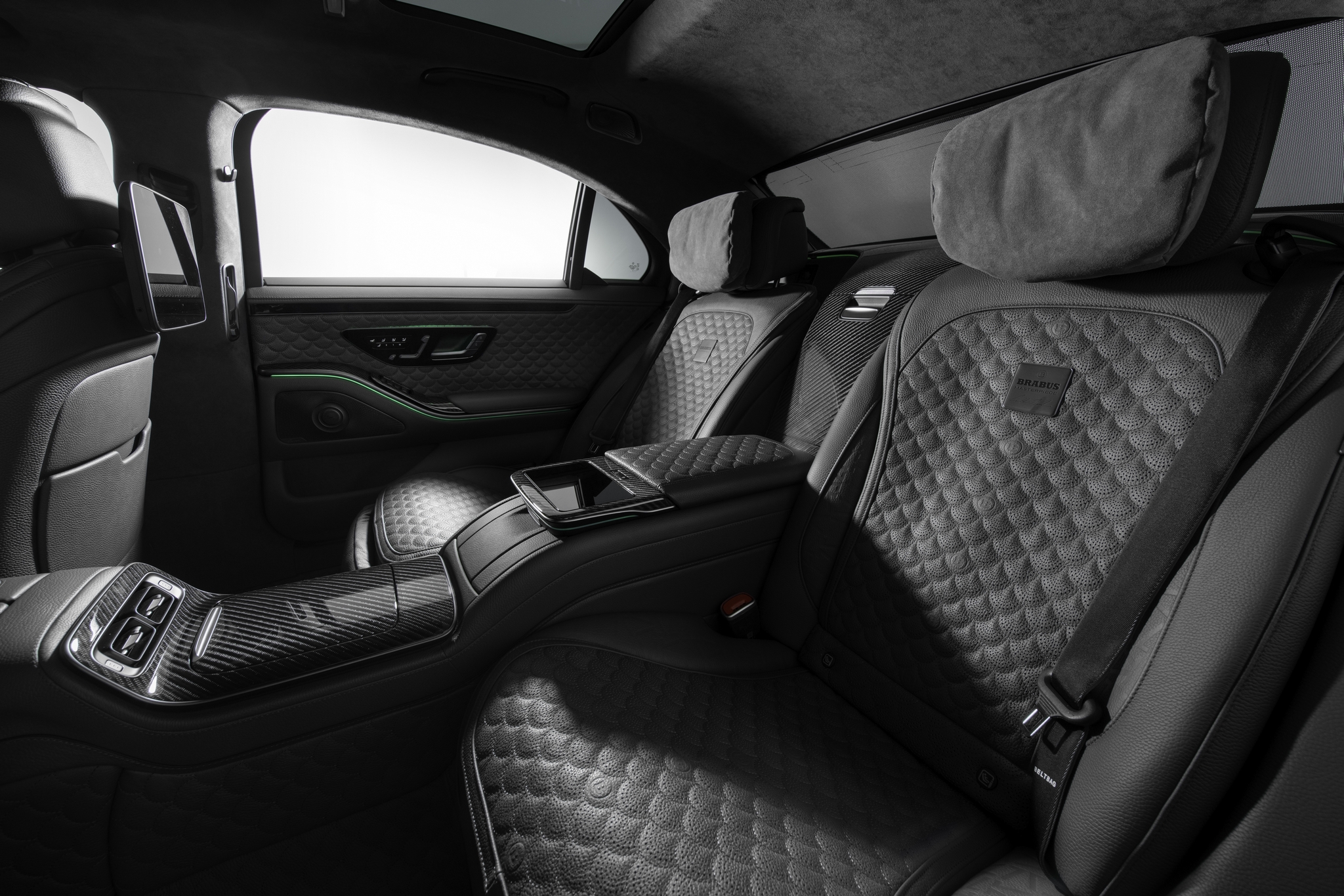 BRABUS apresenta 1000 ALL GREY e BRABUS 1000 BICROMÁTICO - Mercedes ...
