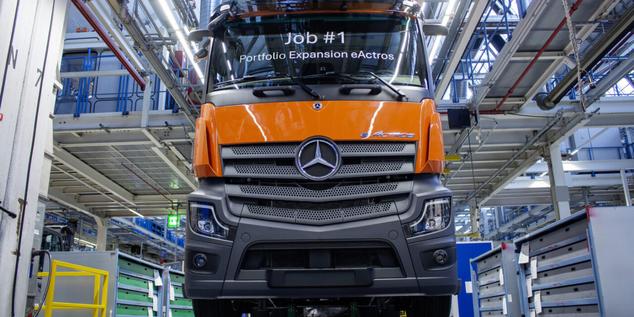 Mercedes-Benz Trucks inicia a produção da nova geração eActros 400 ...
